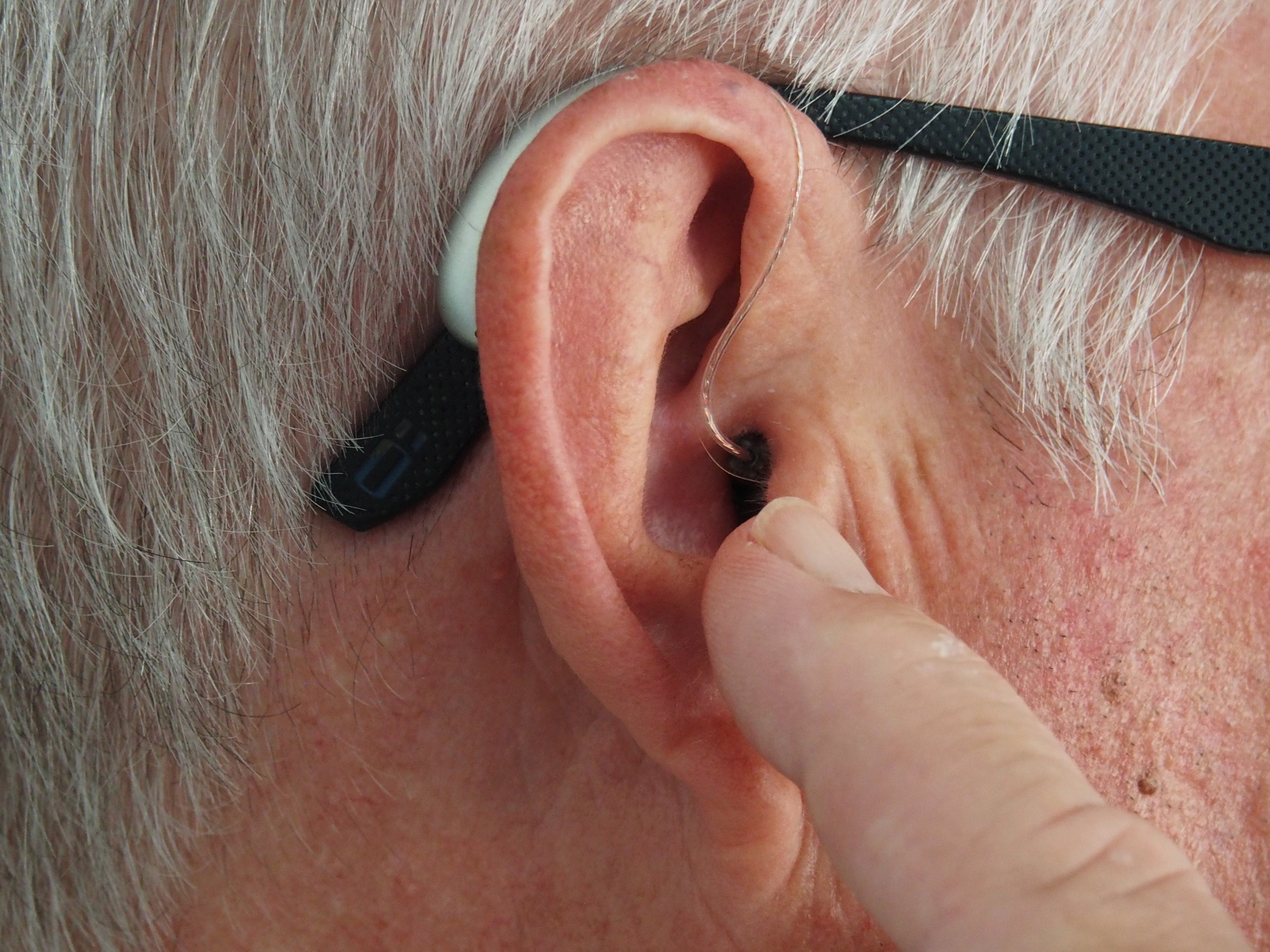 Tips To Protect Your Hearing Aids From Moisture | Blog – Wholesale Hearing